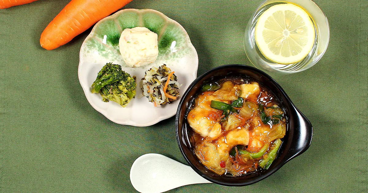 旨辛しょうゆもつ鍋｜【nosh-ナッシュ】