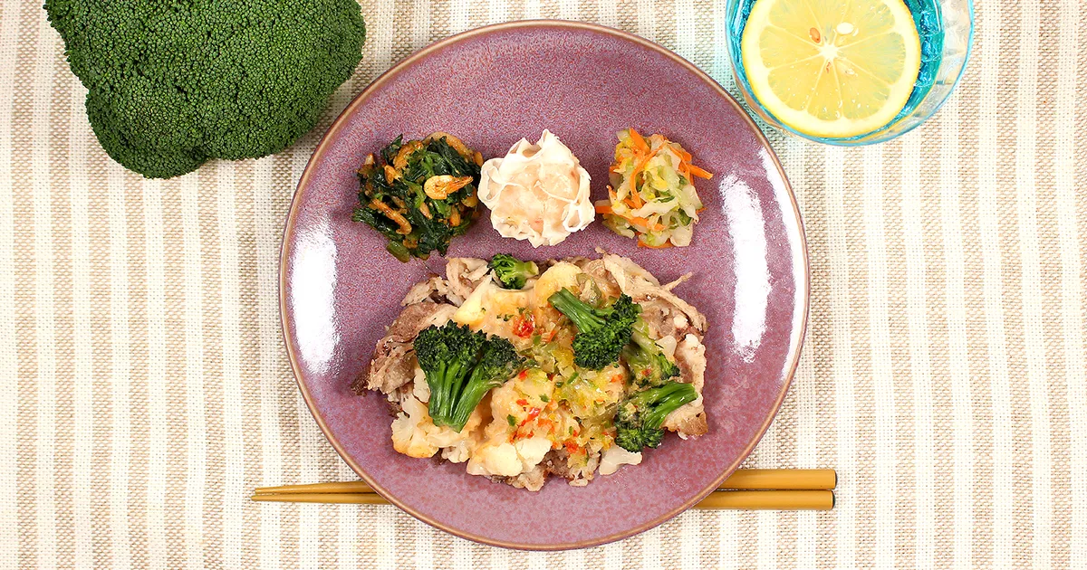 牛バラと彩り野菜のマヨソース｜【nosh-ナッシュ】