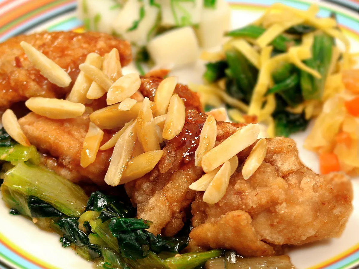 にんにく香る！青梗菜と鶏肉のXO醤｜【nosh-ナッシュ】