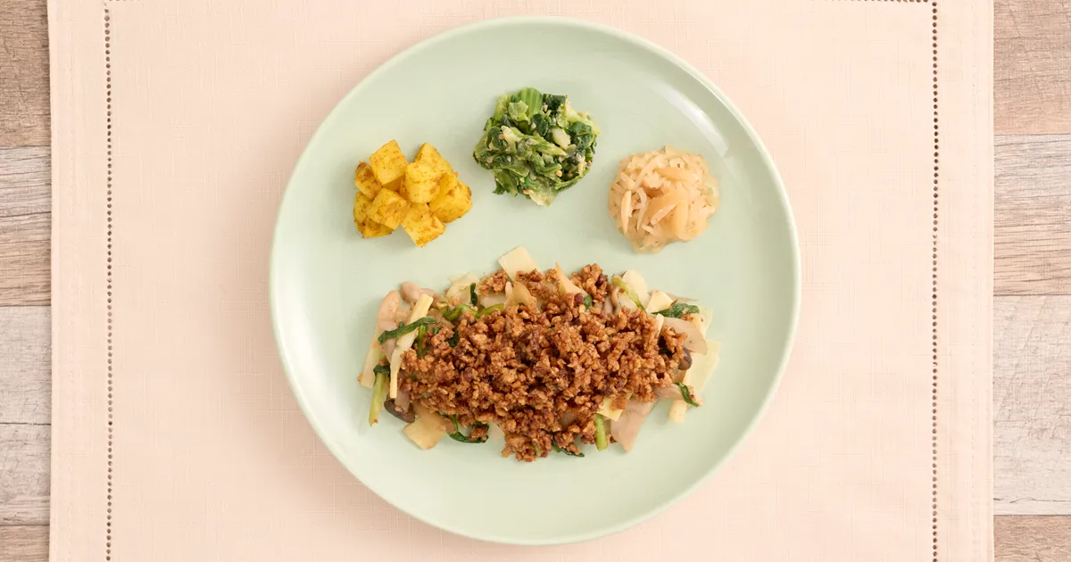 カラダに優しい野菜とそぼろ膳｜【nosh-ナッシュ】